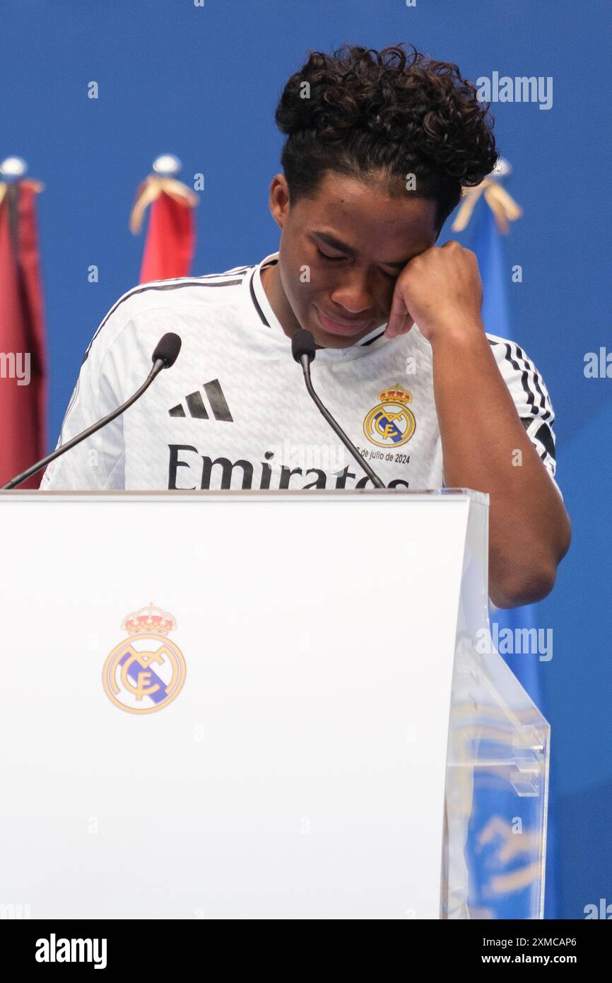 Endrick Felipe Moreira de Sousa during his presentation as a new Real ...