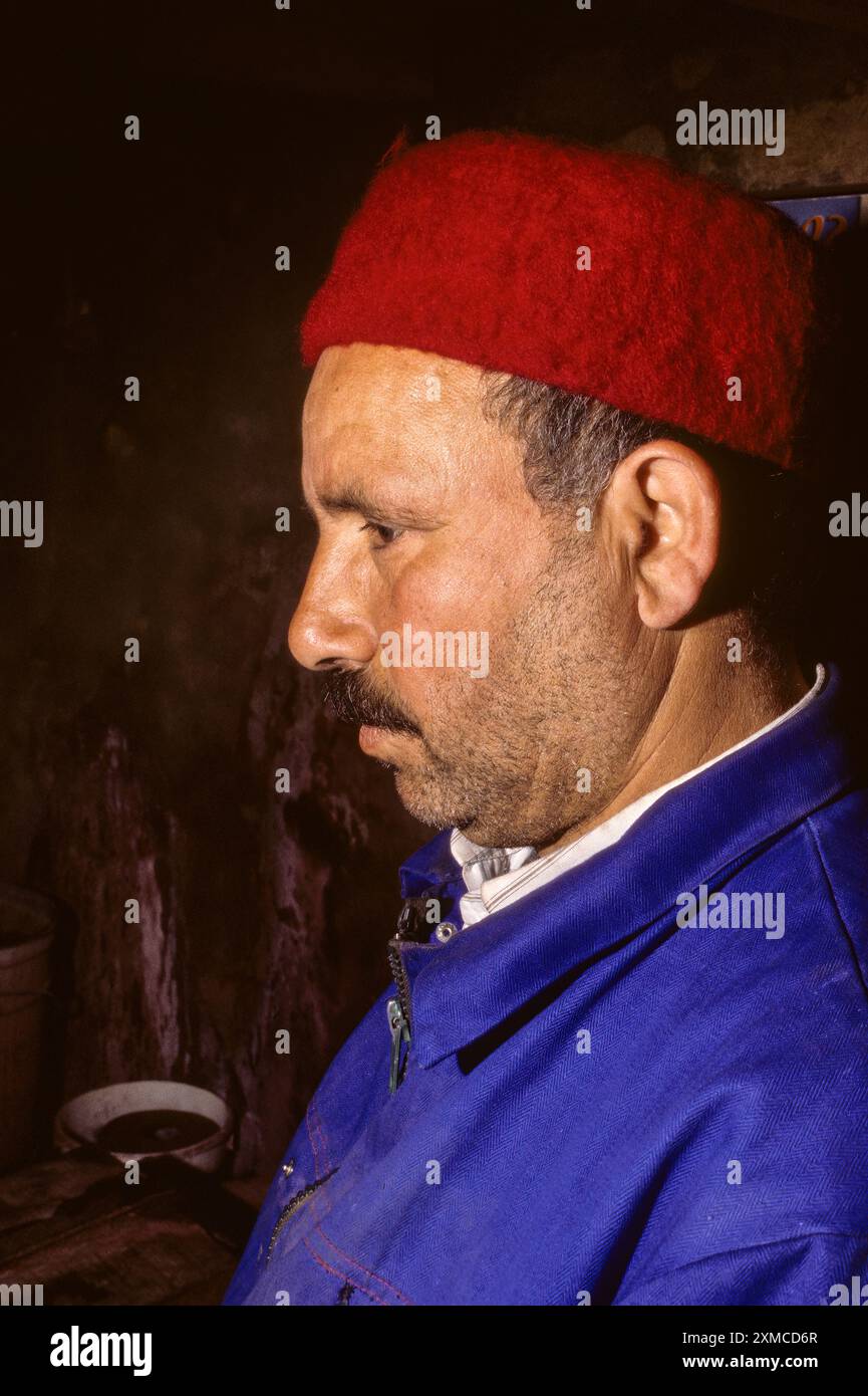 Tunisian headwear hi-res stock photography and images - Alamy