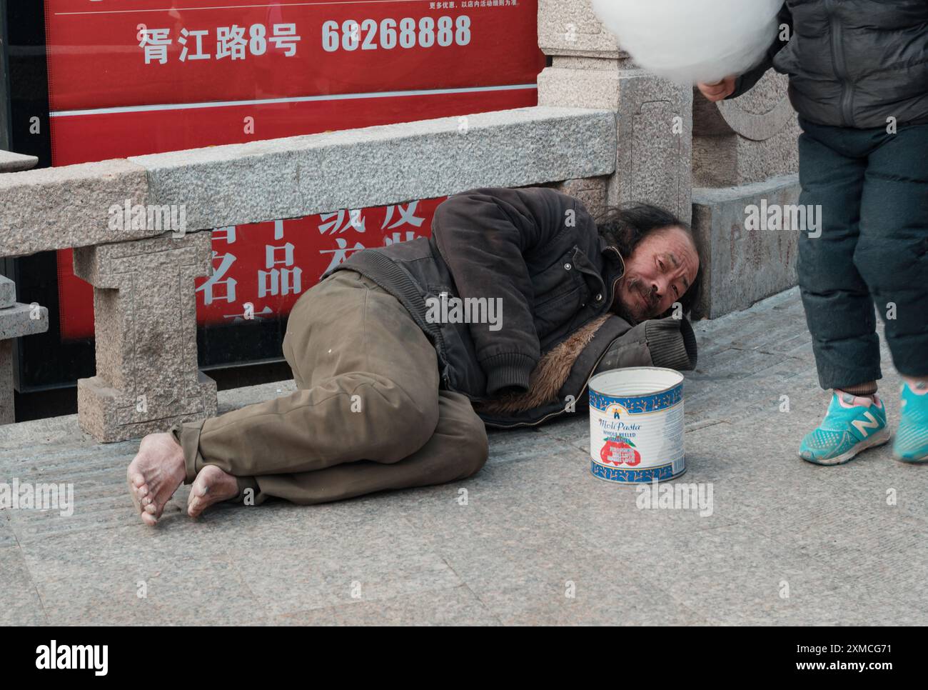 Homeless support hi-res stock photography and images - Alamy