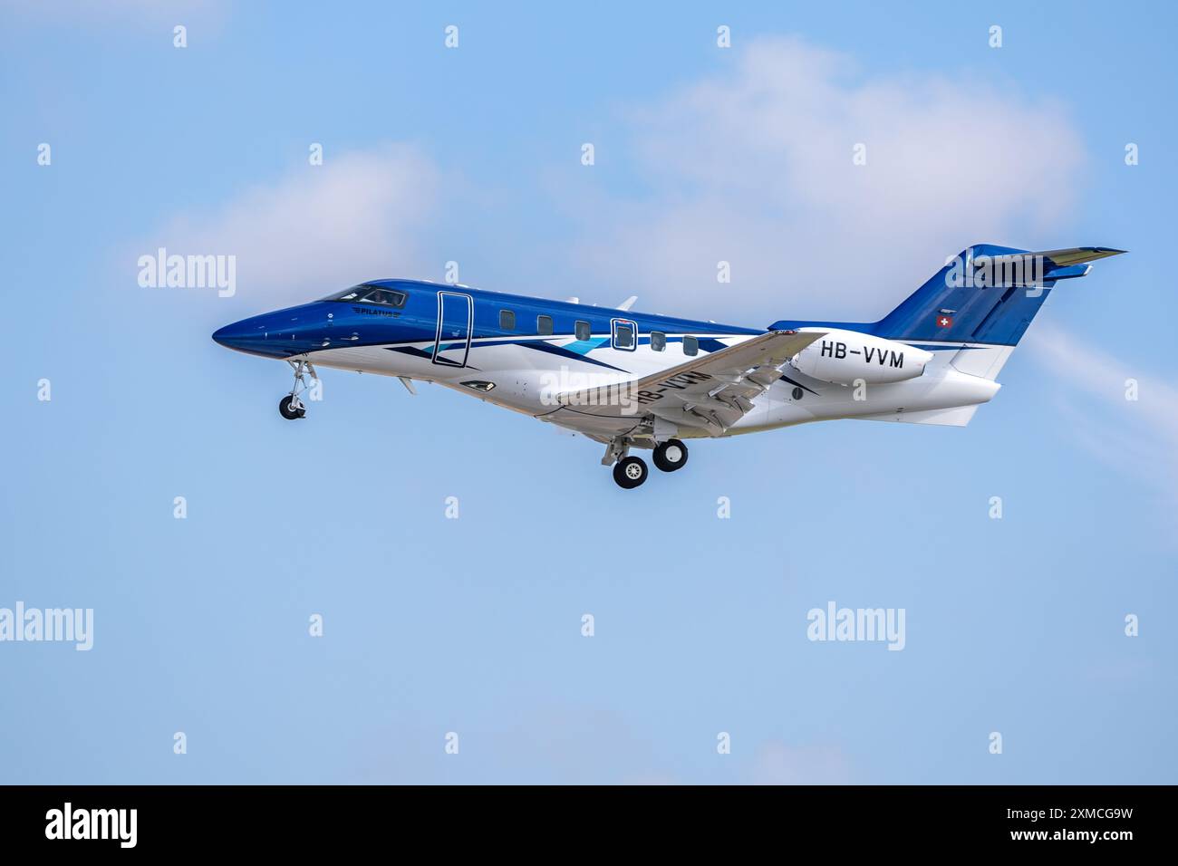 Pilatus PC-24 ‘HB-VVM’ arriving at RAF Fairford to take part in the ...