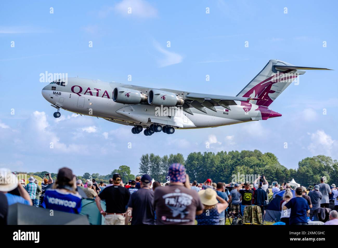 Qatari Emiri Air Force - Boeing C-17A Globemaster III, arriving at RAF ...