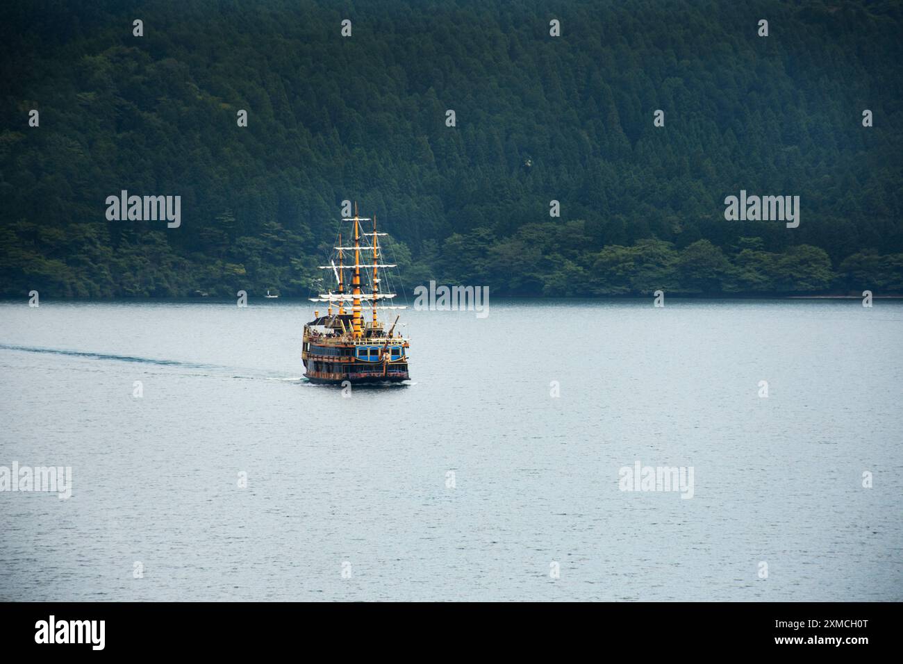 View landscape mountain in Lake Ashi and Classic boat tour or Hakone ...