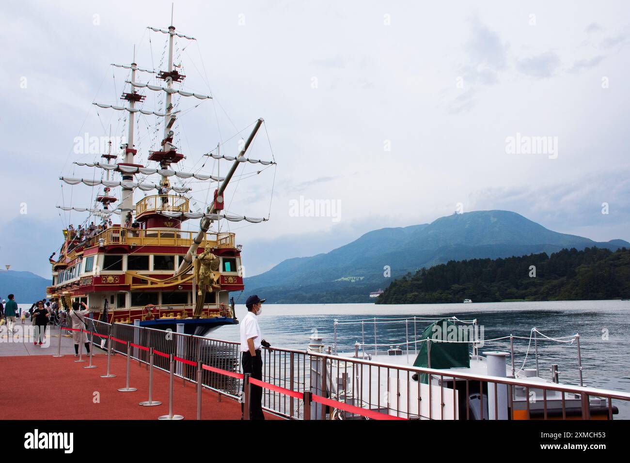 Classic boat tour of Hakone Sightseeing Cruise Pirate Ship sailing in ...