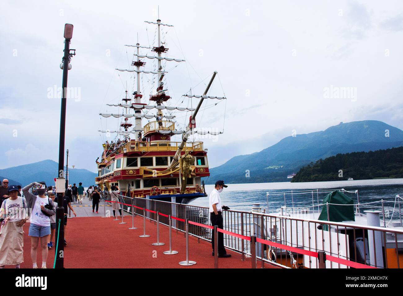 Classic boat tour of Hakone Sightseeing Cruise Pirate Ship sailing in ...