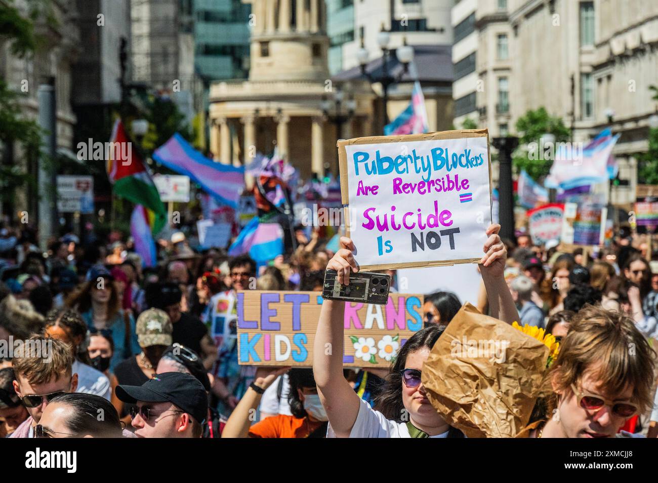 London, UK. 27 Jul 2024. Support for pubity blockers on many placards ...