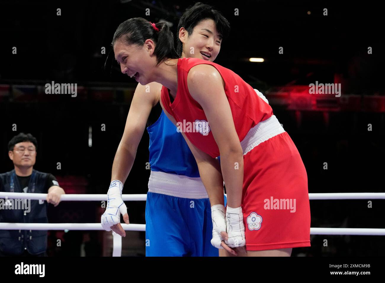 Taiwan's Wu Shih-Yi, in read, reacts after defeating South Korea's Oh ...