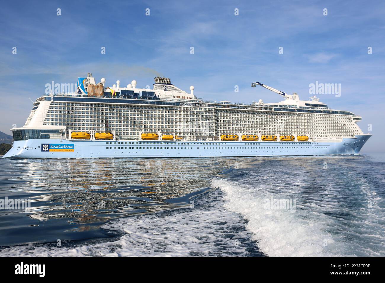 Giant attacks a ship hi-res stock photography and images - Alamy