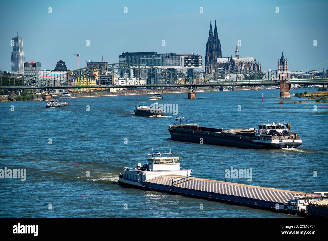 Crane houses, at the customs harbour, Cologne-South, residential and ...