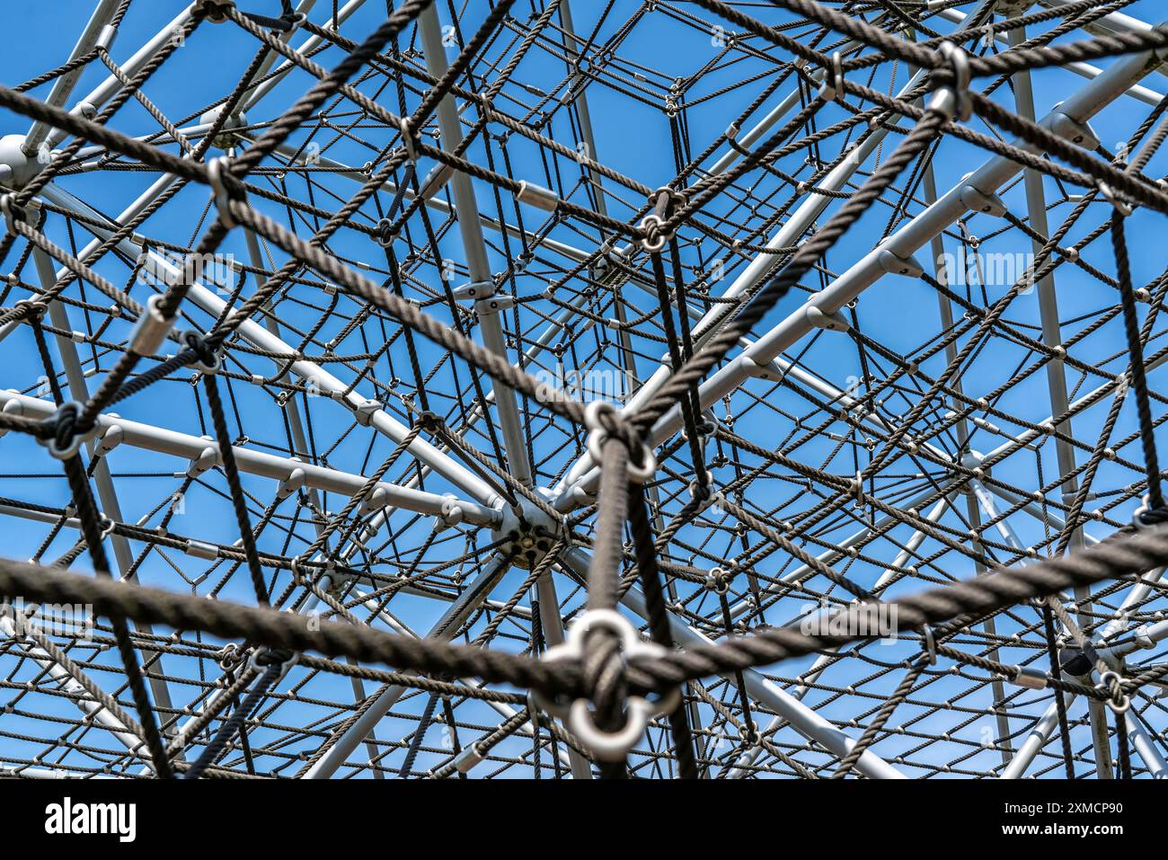 Climbing frame, climbing pyramid, symbolic image network, networking ...