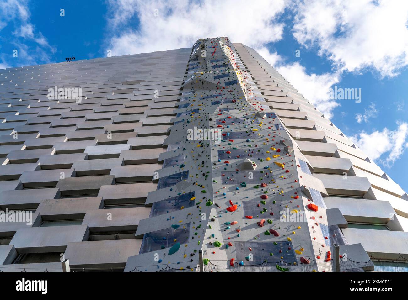 CopenHill, waste incineration plant and artificial ski slope, 80 metre ...