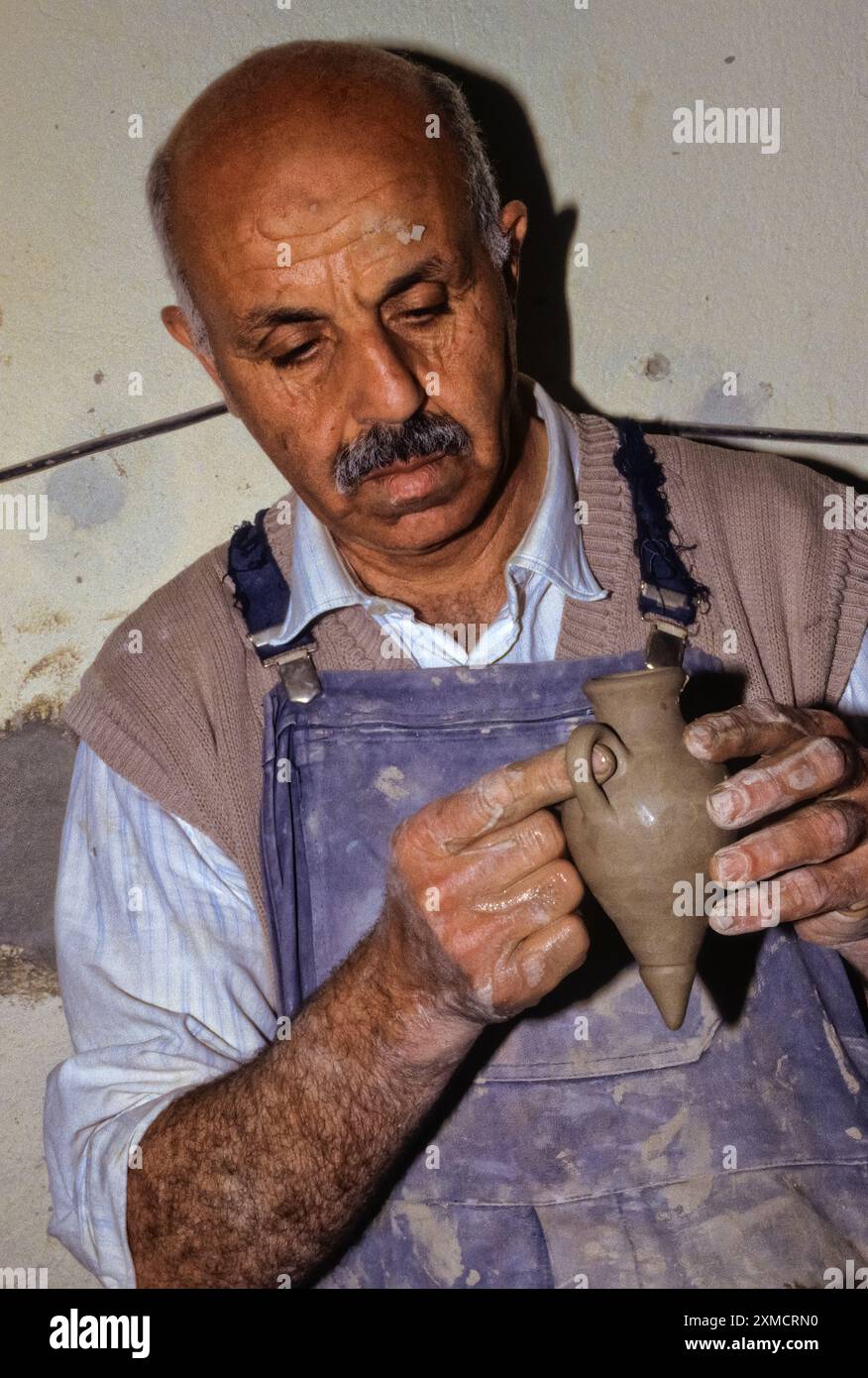 Nabeul pottery nabeul tunisia hi-res stock photography and images - Alamy