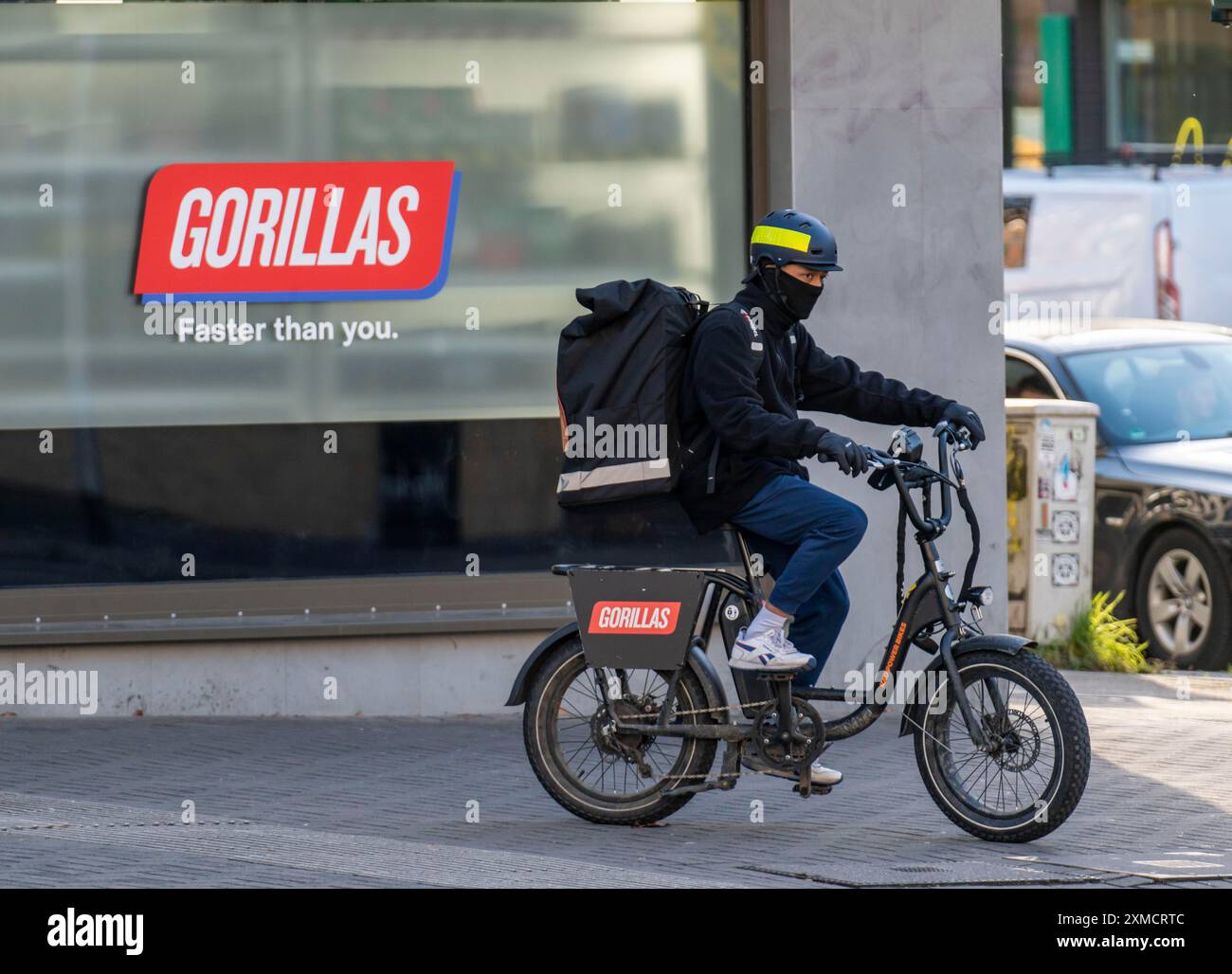 Gorilla with backpack hi-res stock photography and images - Alamy