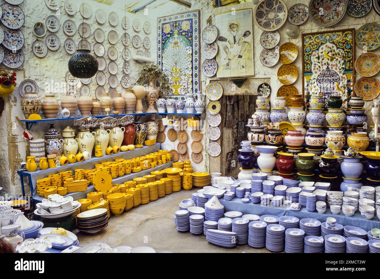 Ceramics, Nabeul, Tunisia. Gastli Pottery Sales Shop Stock Photo - Alamy
