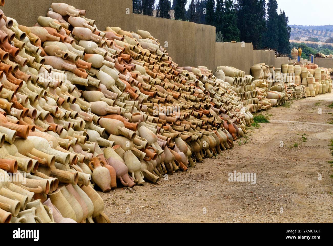 Nabeul pottery nabeul tunisia hi-res stock photography and images - Alamy