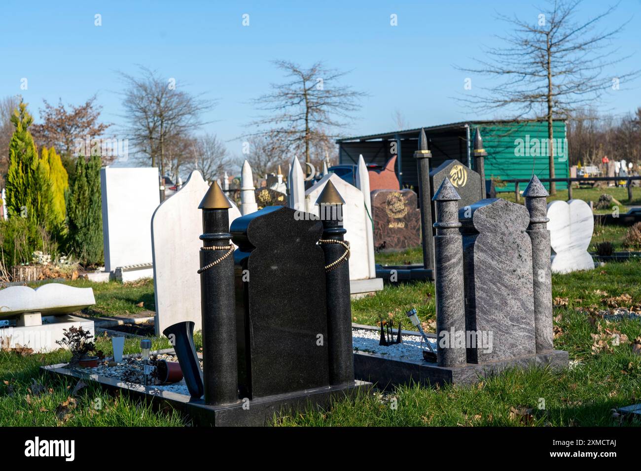 Islamic burial grounds at the Hallo cemetery in Essen-Stoppenberg, one ...