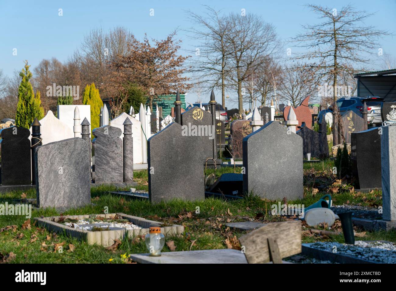 Islamic burial grounds at the Hallo cemetery in Essen-Stoppenberg, one ...