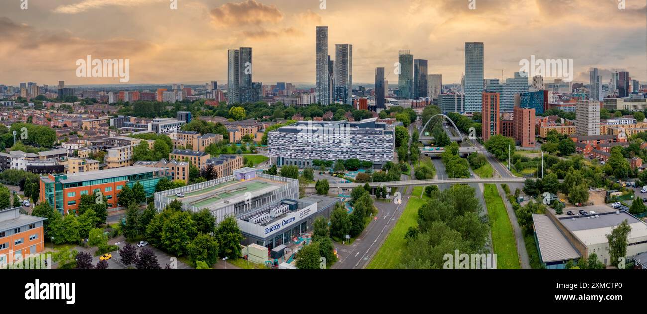 Manchester skyline silhouette hi-res stock photography and images - Alamy
