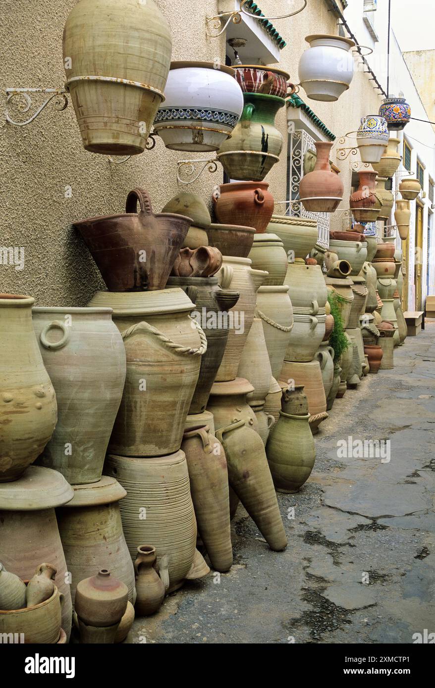 Nabeul pottery nabeul tunisia hi-res stock photography and images - Alamy