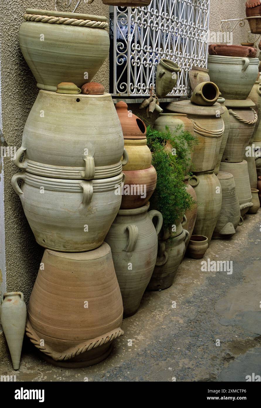 Nabeul pottery nabeul tunisia hi-res stock photography and images - Alamy
