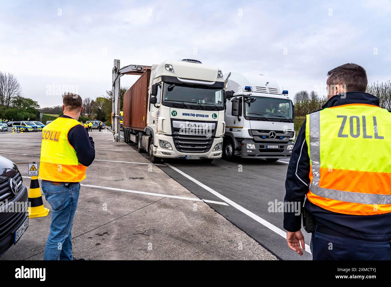 Customs X-ray inspection system, can X-ray entire trucks and check for ...