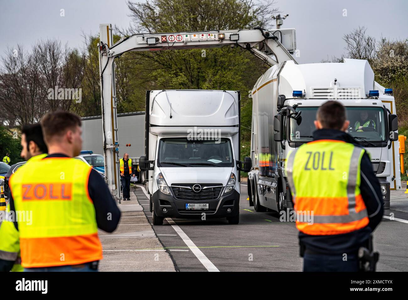 Customs X-ray inspection system, can X-ray entire trucks and check for ...
