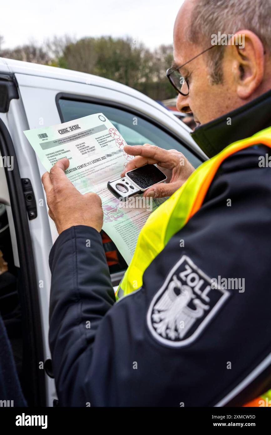 Inspection of documents during a joint customs and police check on the ...
