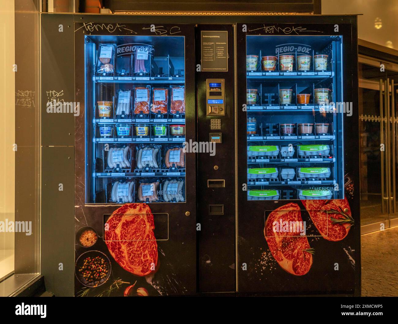 Barbecue food vending machine, food vending machines, fresh eggs, meat ...