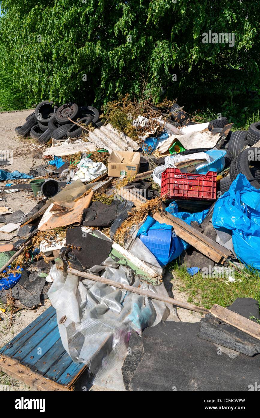 Disposed waste hi-res stock photography and images - Alamy