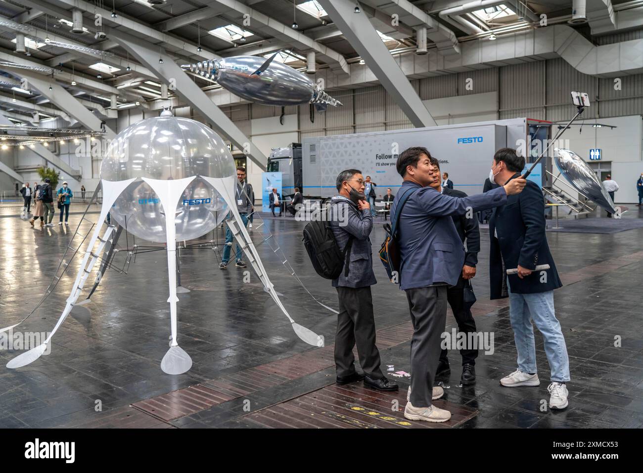 Mechanical flying objects, filled with helium, controlled by fine ...