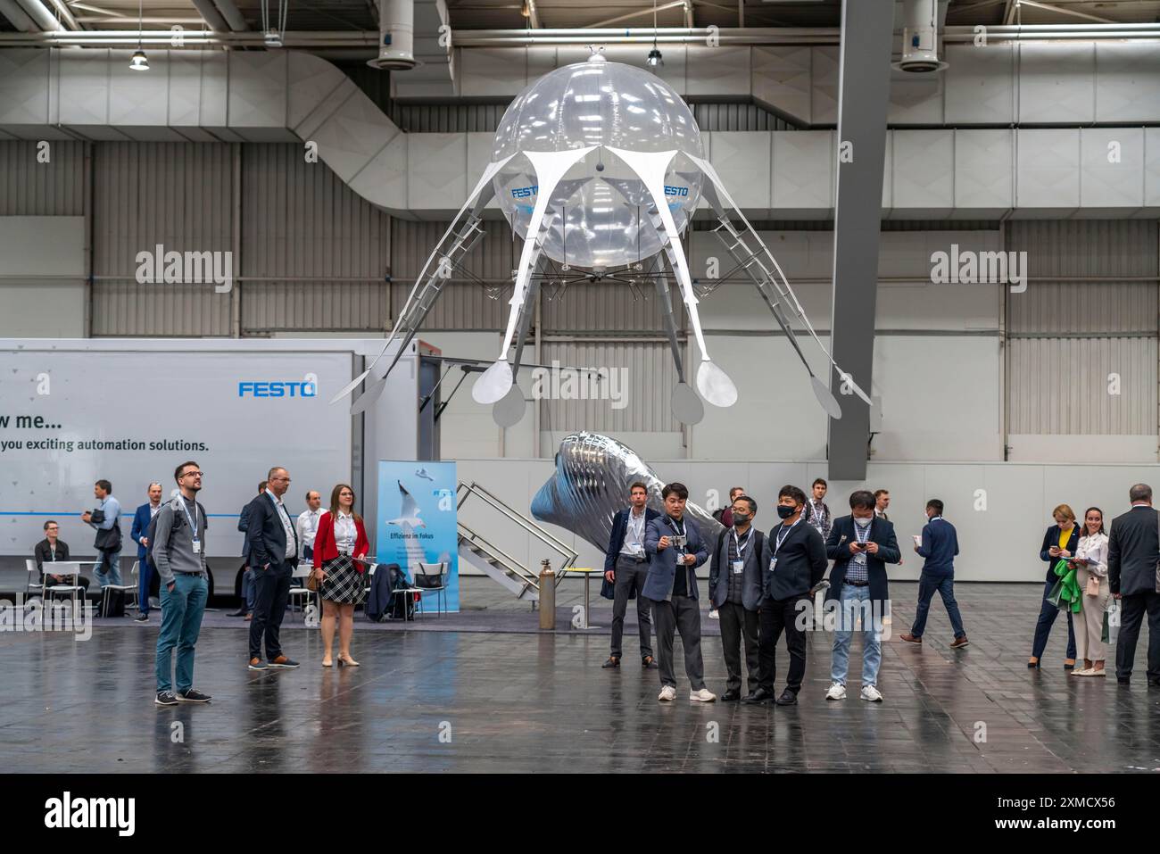 Mechanical flying objects, filled with helium, controlled by fine ...