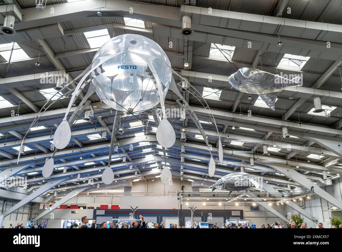 Mechanical flying objects, filled with helium, controlled by fine ...