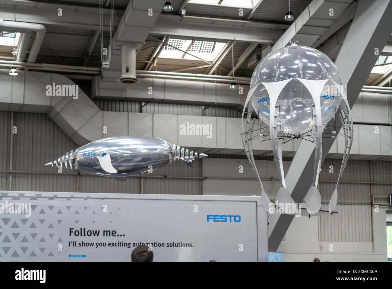 Mechanical flying objects, filled with helium, controlled by fine ...