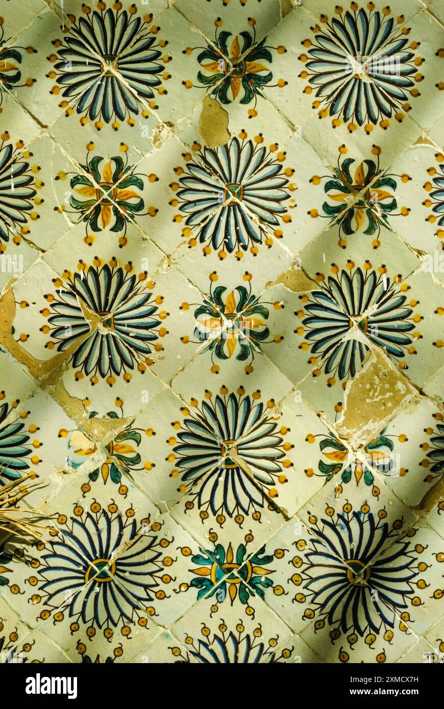 Ceramics tunis medina tunisia tiles hi-res stock photography and images ...