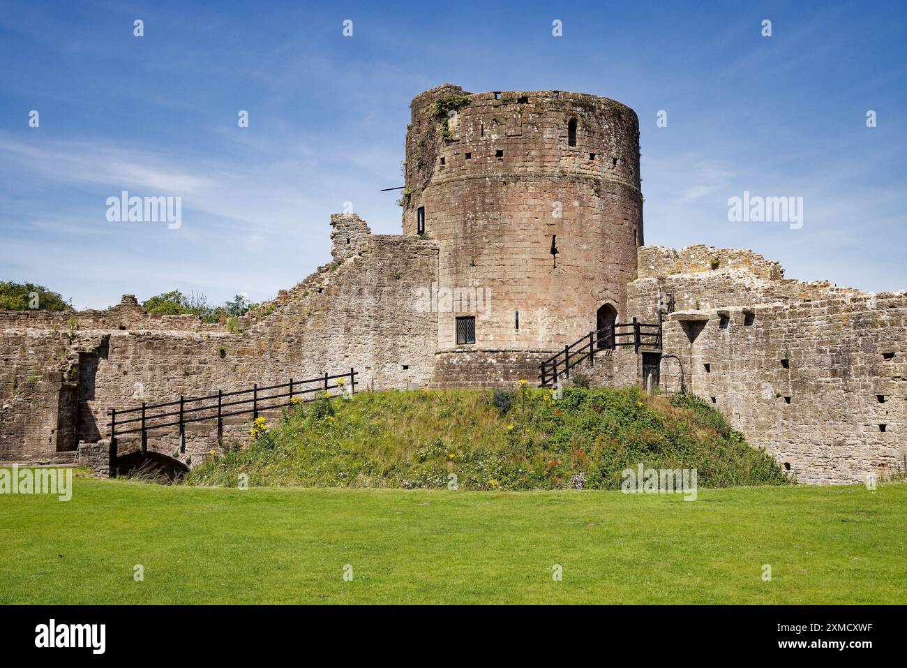 Caldicott Castle basks in the Welsh Summer Sun Stock Photo - Alamy