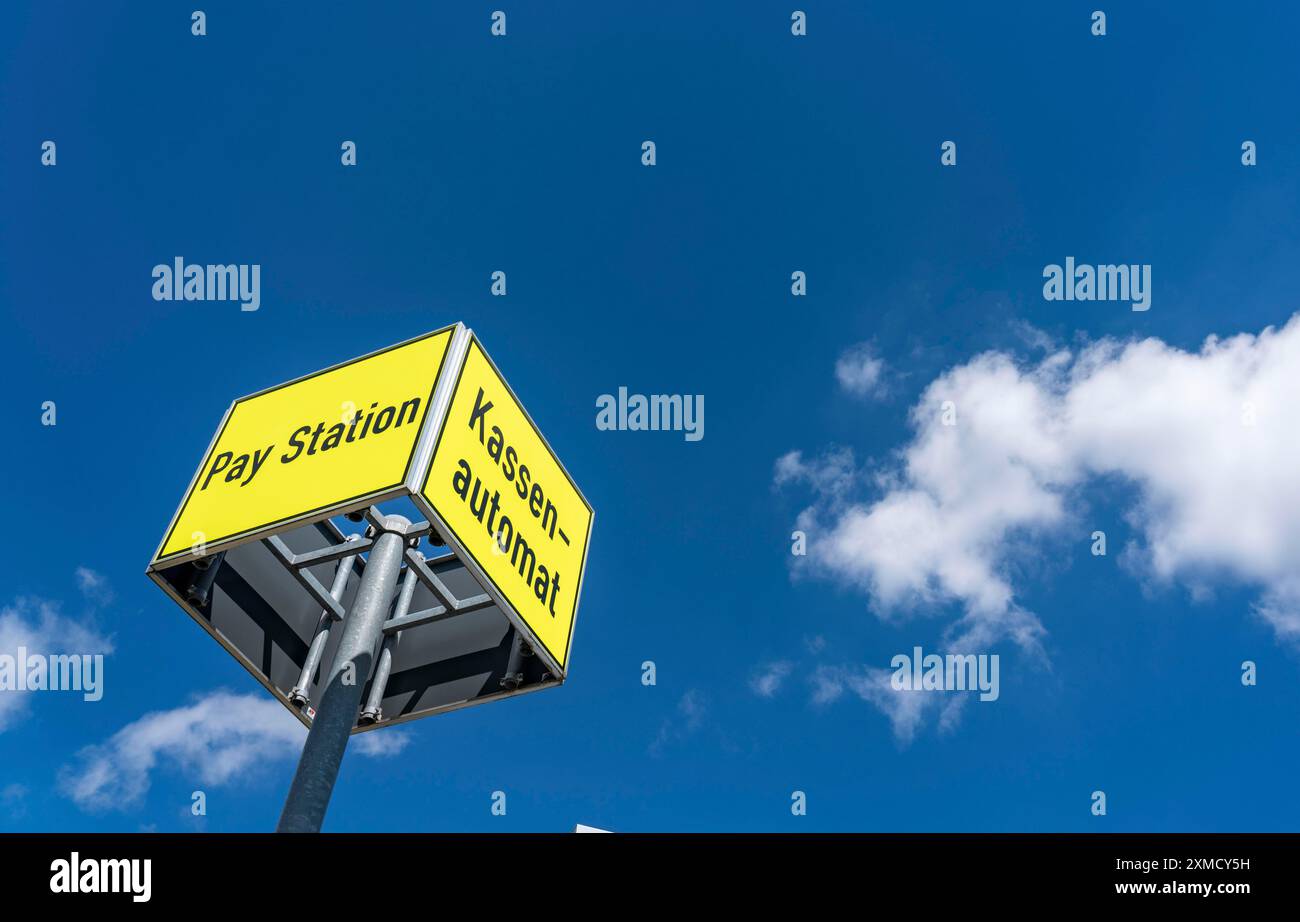 Pay Station sign, automatic pay station, in a car park, symbolic image ...
