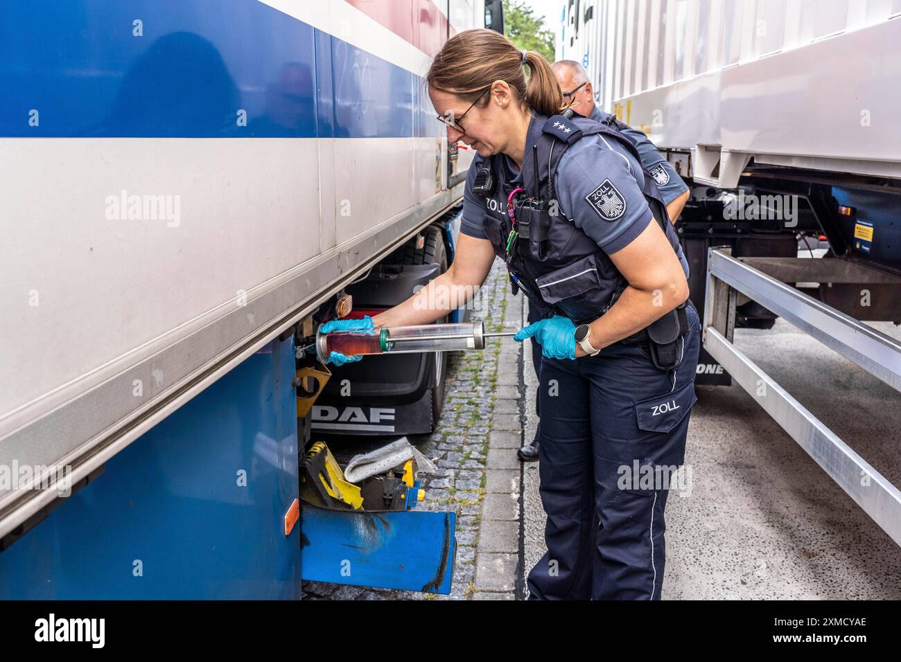 Nationwide checks on motorway traffic in North Rhine-Westphalia, by ...