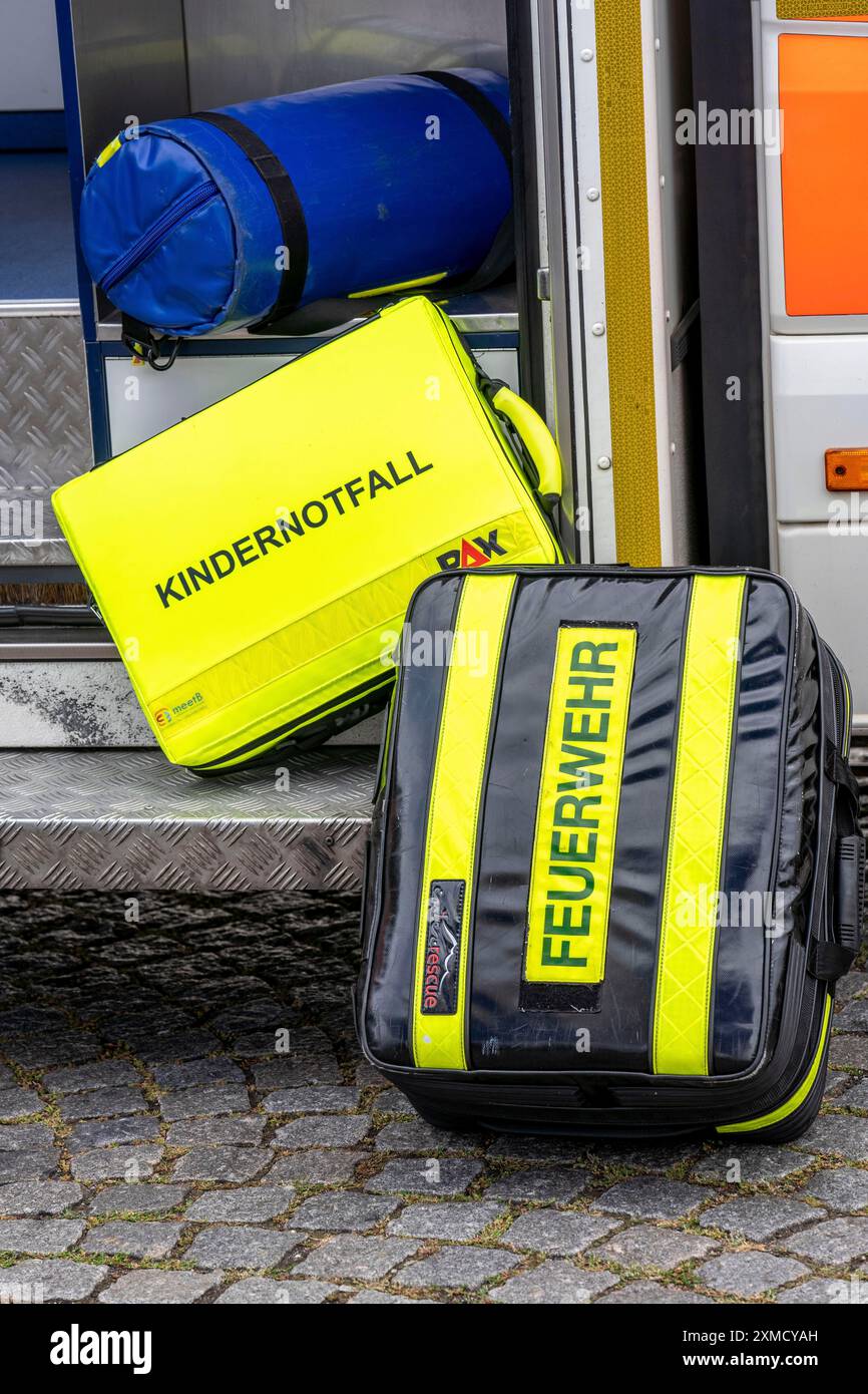 Ambulance rescue diverse hi-res stock photography and images - Alamy