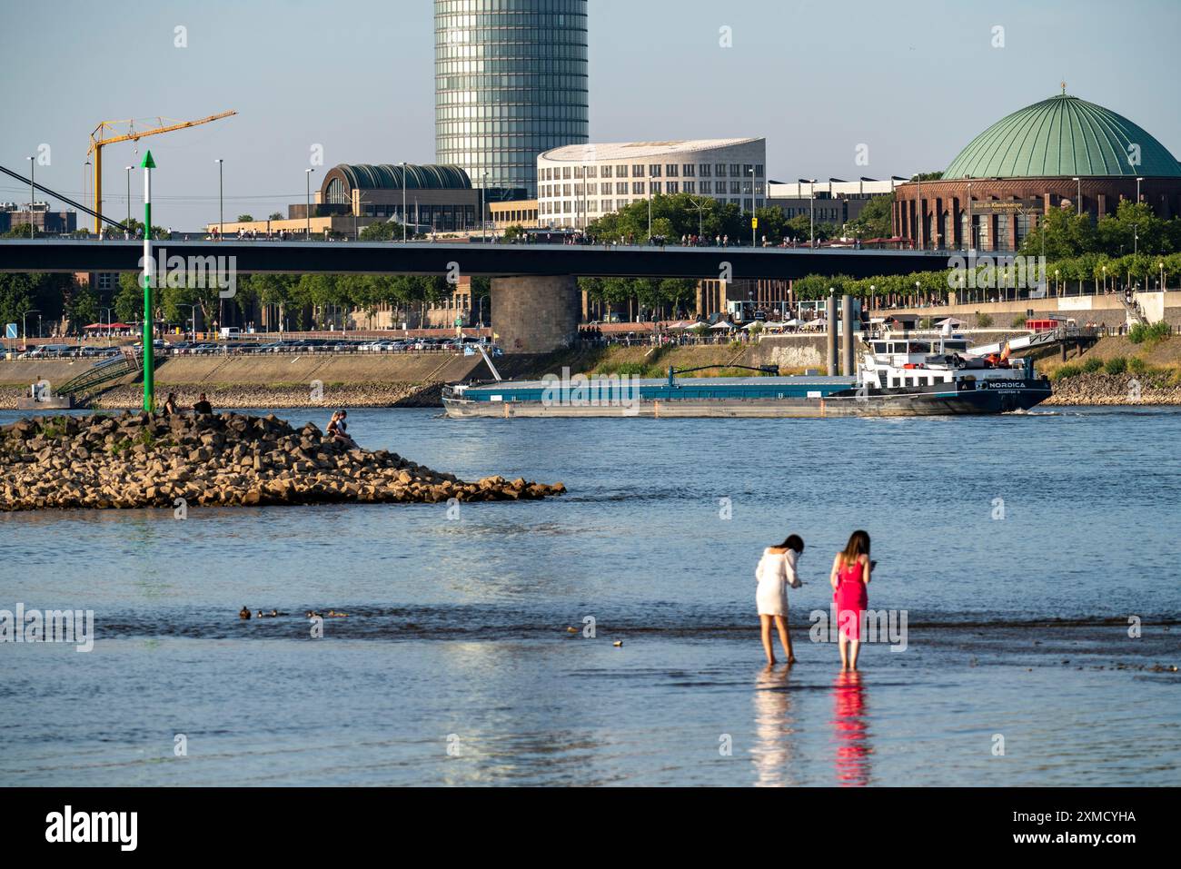 Rhine near Duesseldorf, extremely low water, Rhine level at 81 cm ...
