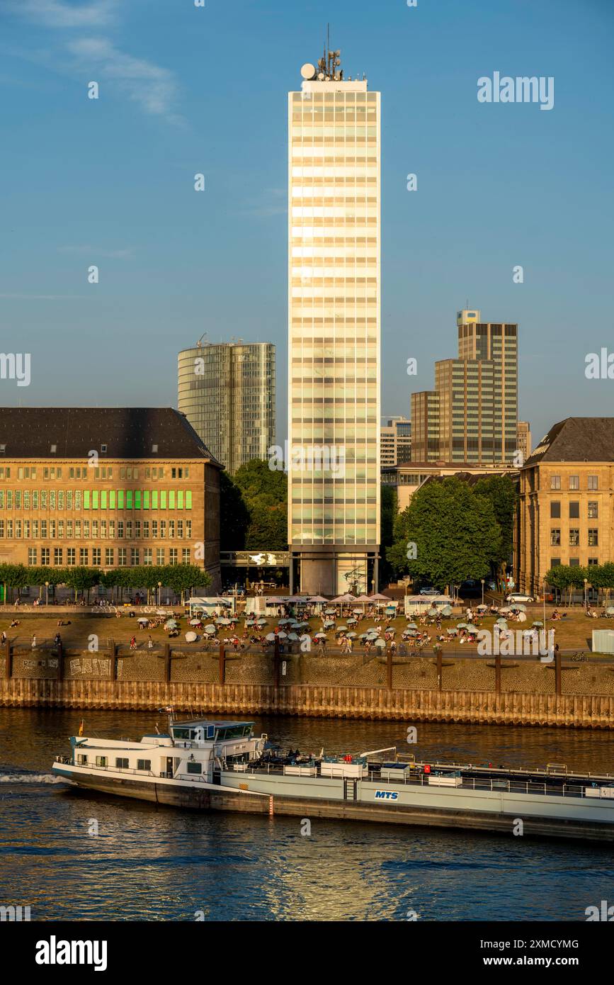 Duesseldorf city centre skyline, Behrensbau, EY office building, GAP 15 ...