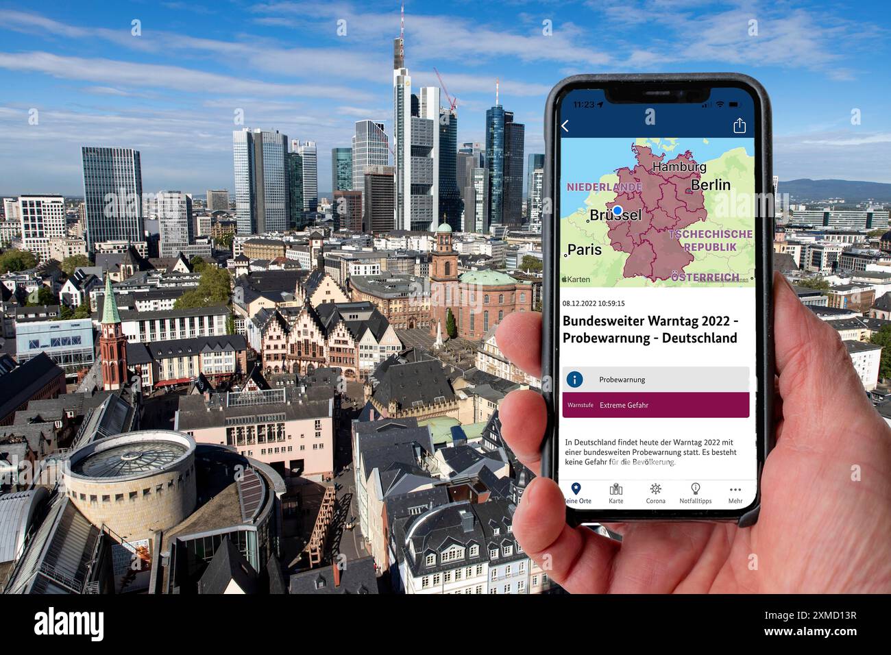 Test cell operator hi-res stock photography and images - Alamy