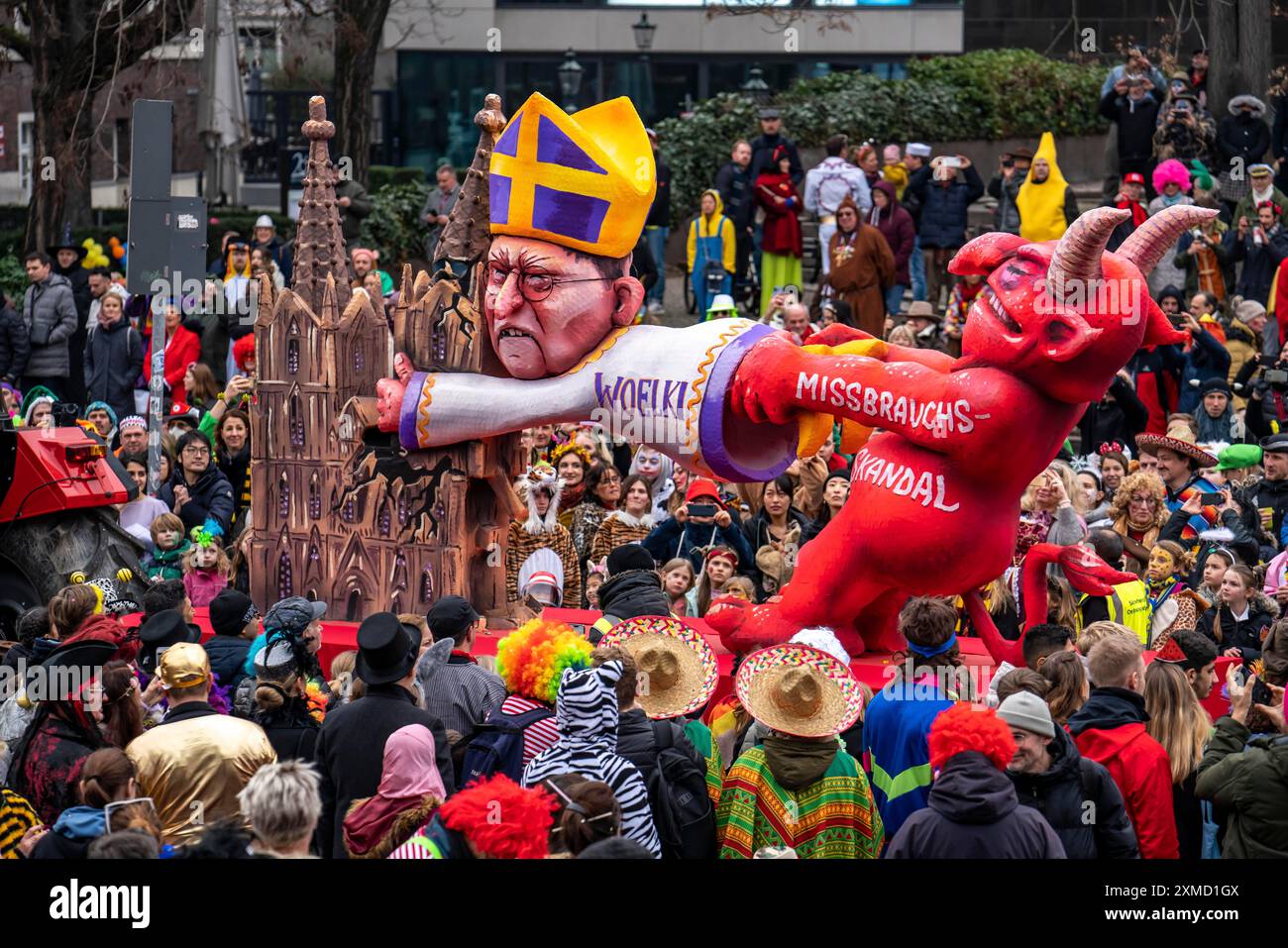 Rose Monday parade in Duesseldorf, street carnival, carnival floats by ...