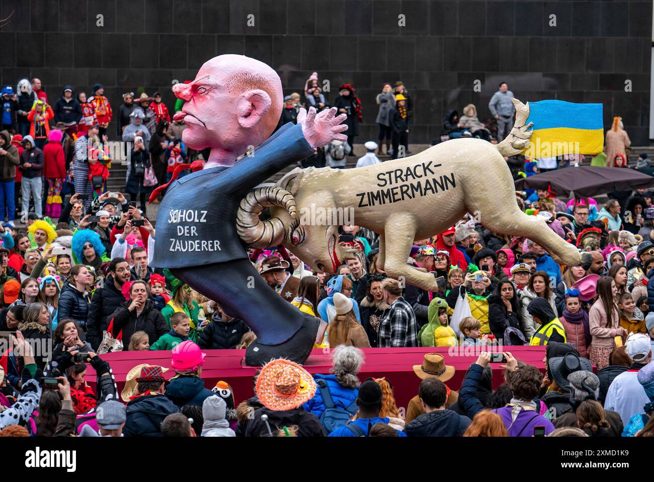 Rose Monday parade in Duesseldorf, street carnival, motif float in ...