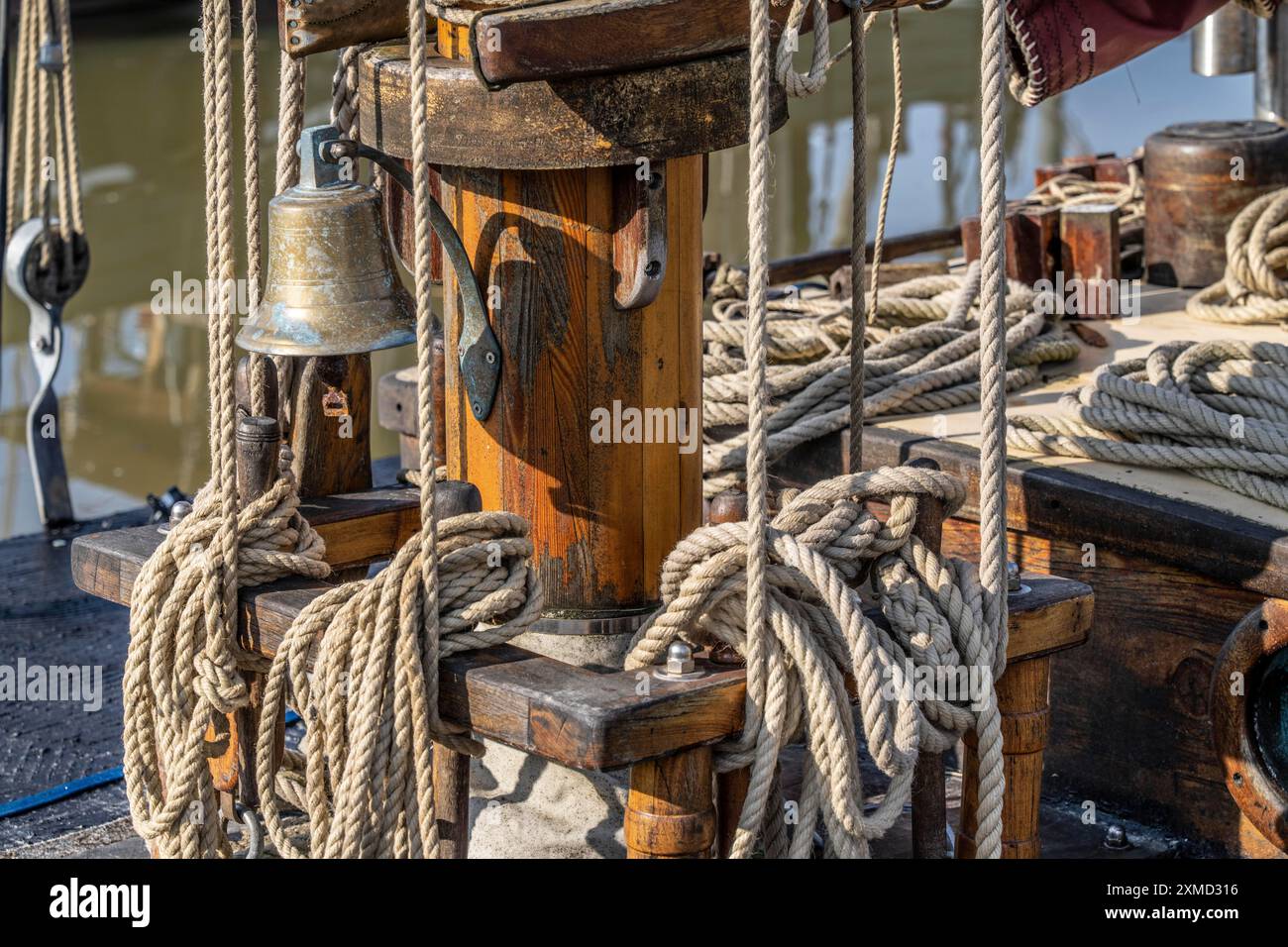 Sailboat, rigging, ropes, ropes, ropes, knots, wooden boat, sailor's ...