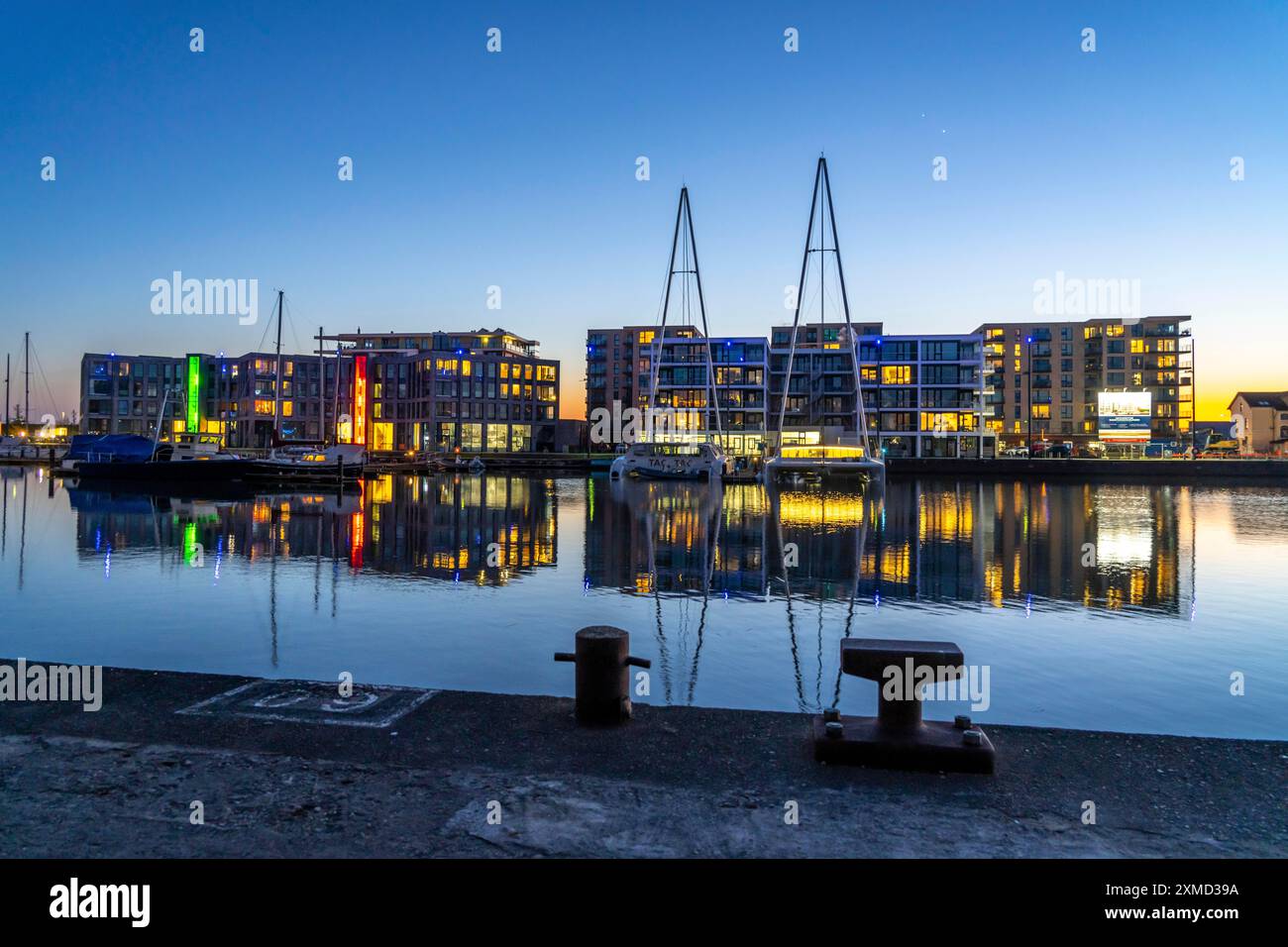 New harbour, harbour basin, harbour district, residential buildings ...