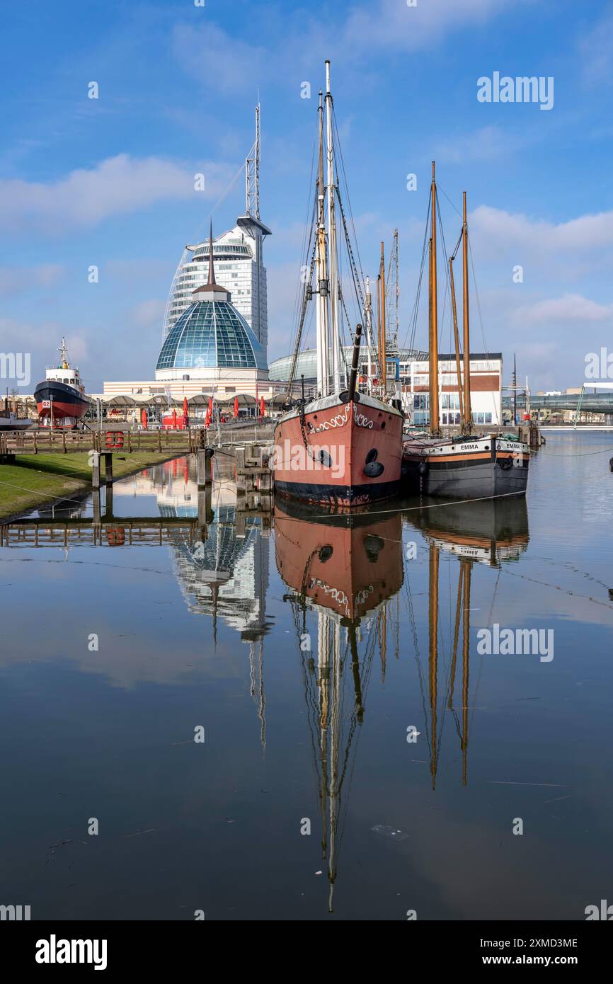 Old harbour, harbour basin, harbour district, Sail City building ...