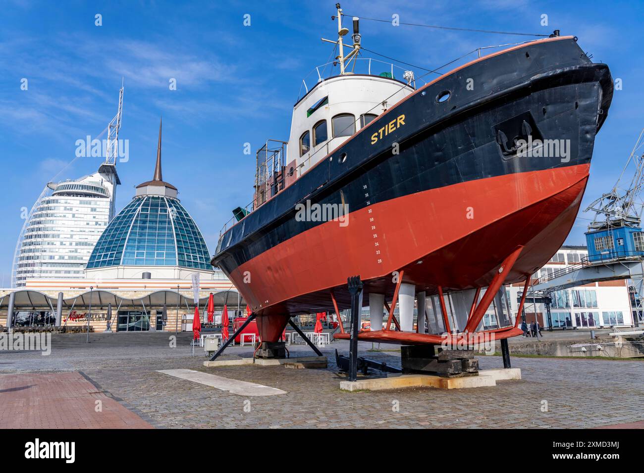Old harbour, harbour basin, harbour district, Sail City building ...