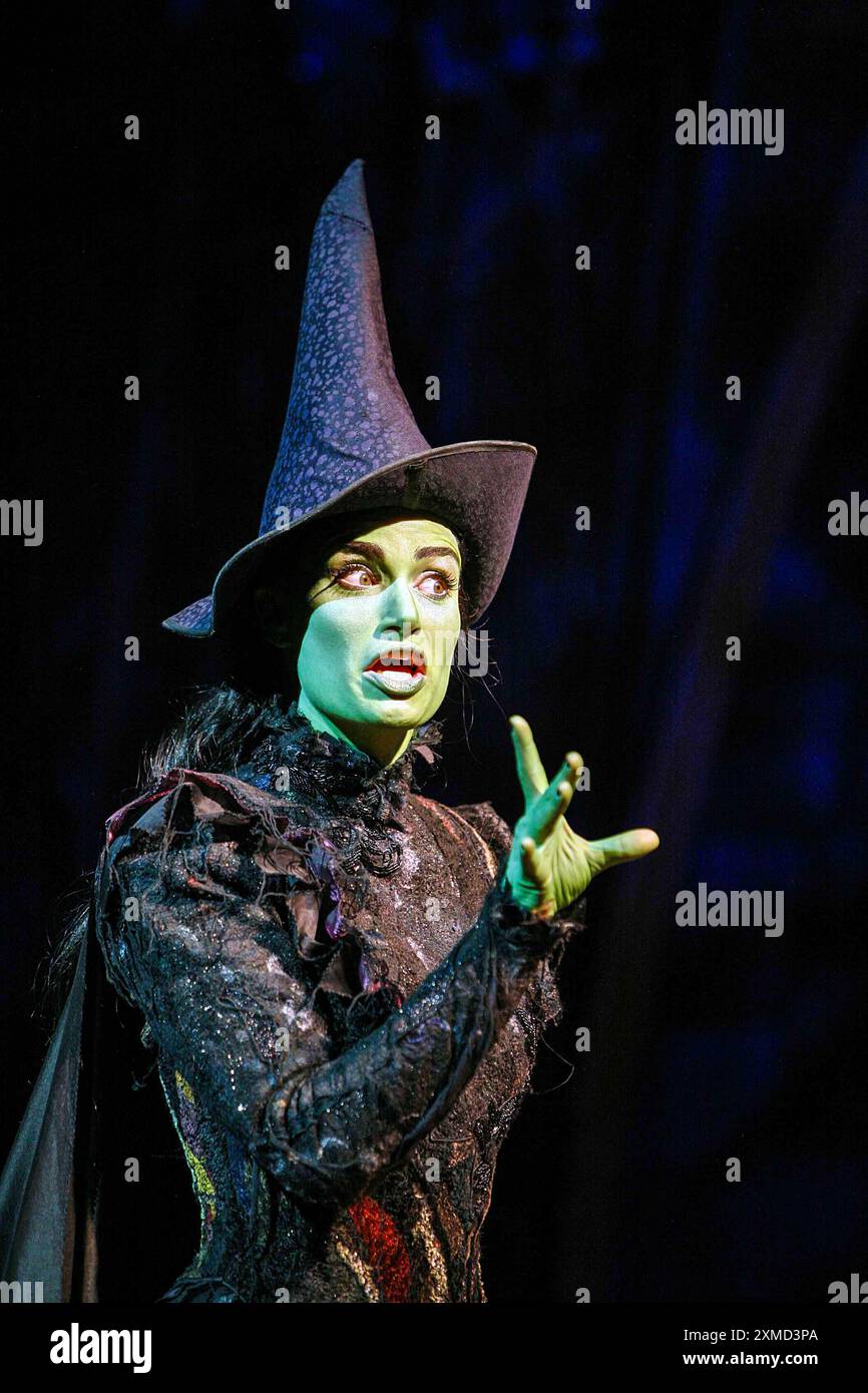 Idina Menzel (Elphaba) in WICKED at the Apollo Victoria, London SW1 27 ...
