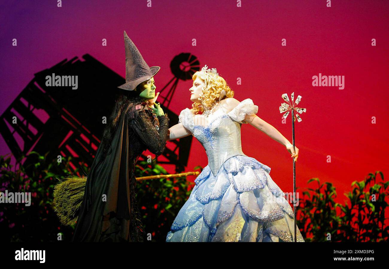 Glinda wicked hi-res stock photography and images - Alamy