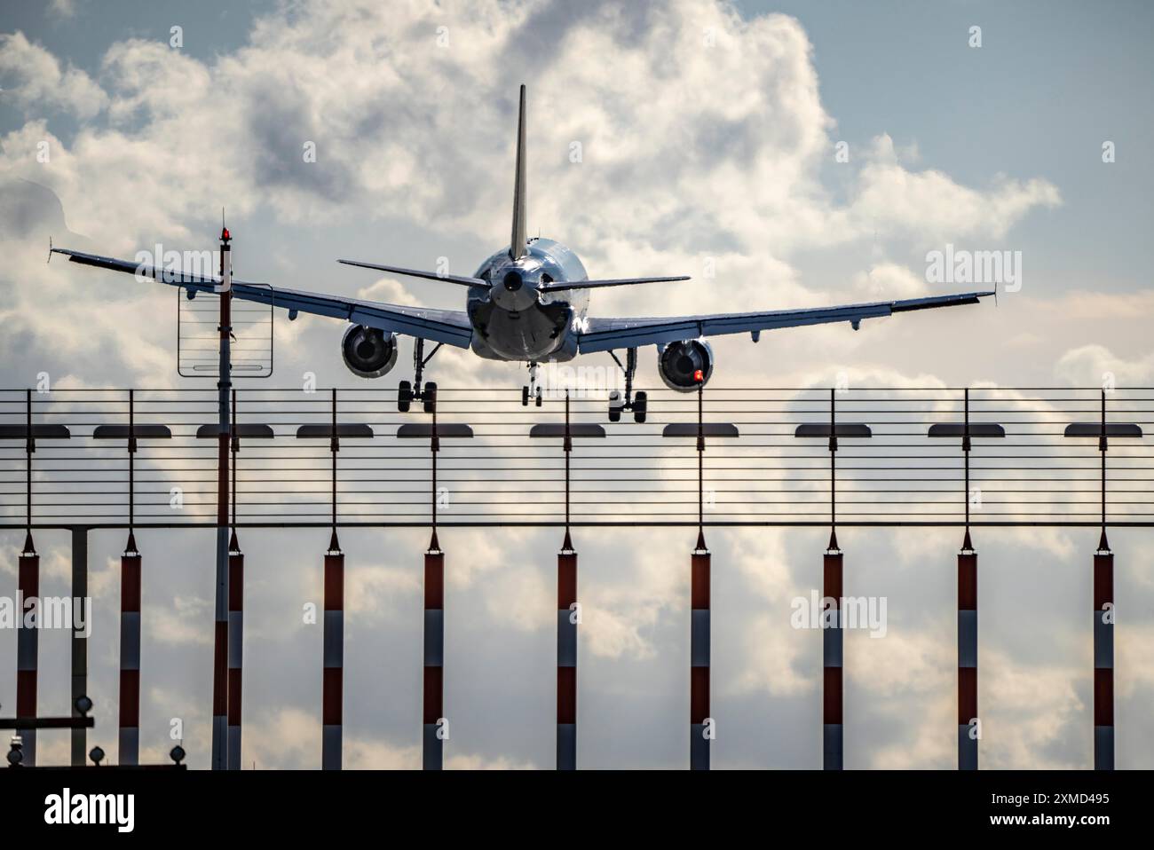 Duesseldorf International Airport, DUS, runway lighting, approach aid ...