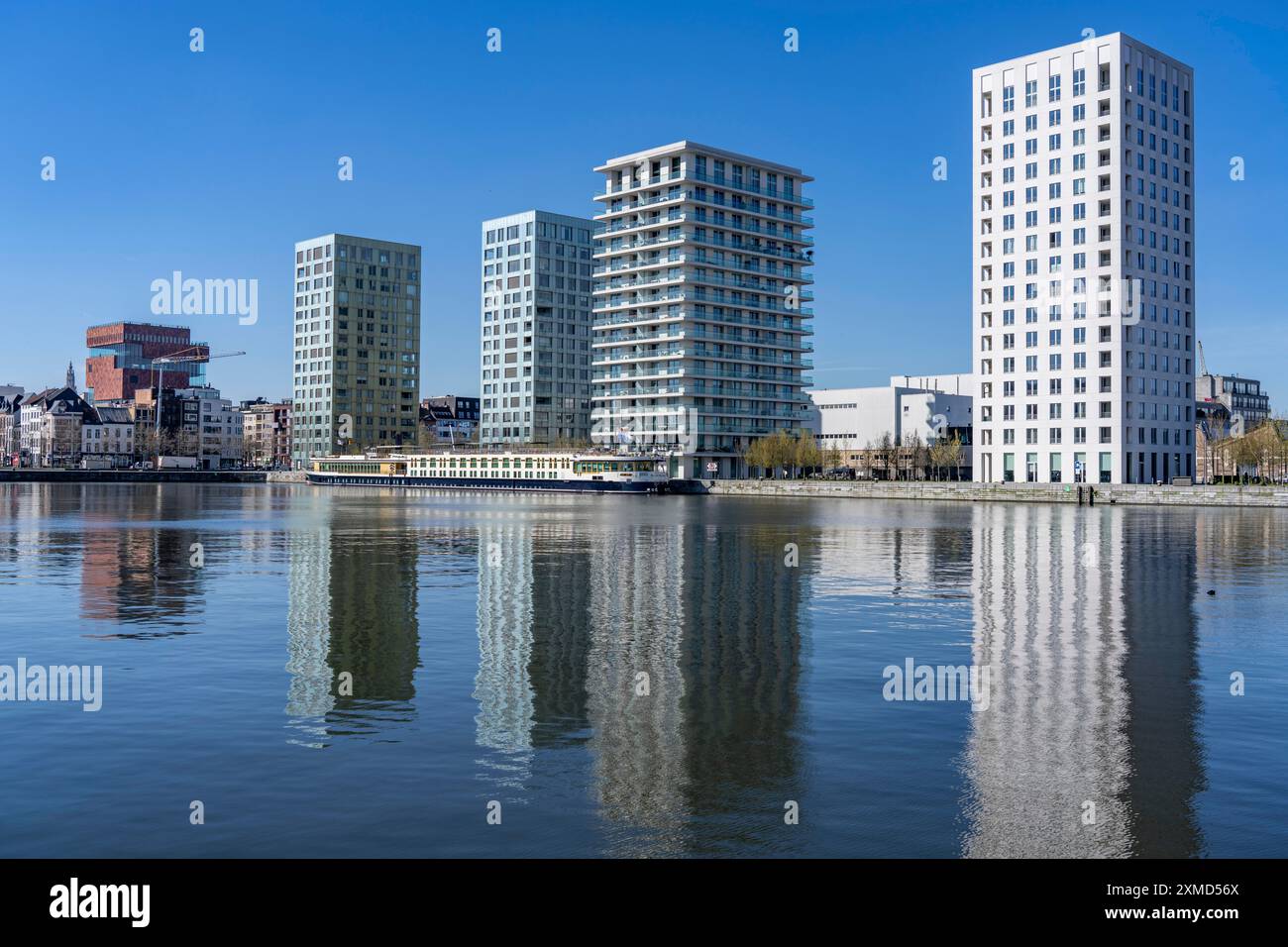Kattendijkdok, harbour basin, high-rise residential buildings ...